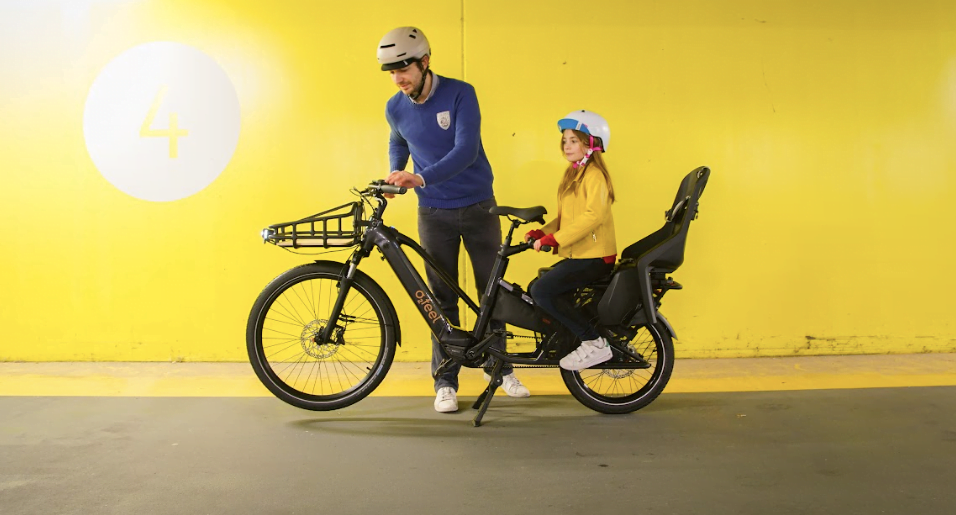 Avec le vélo cargo électrique EQUO Cargo Power, pédalez en famille ...